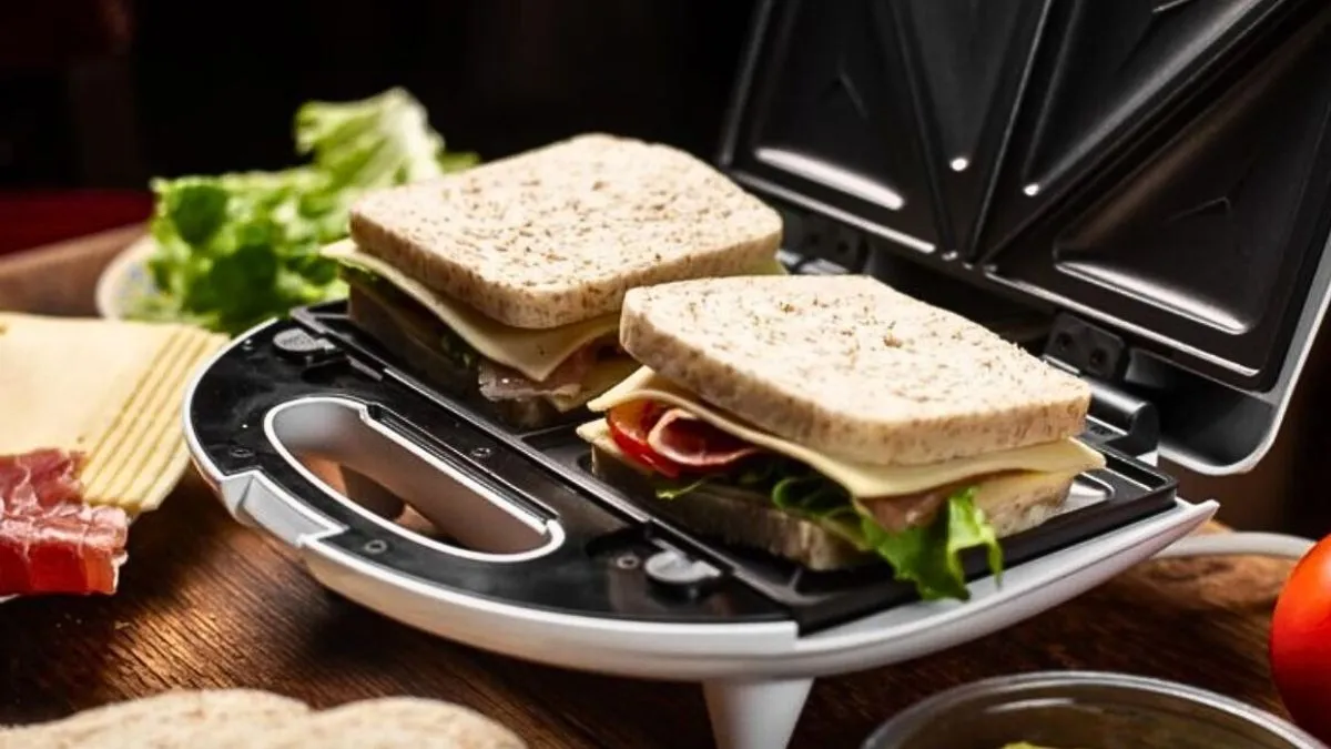 Top 5 Non-Stick Sandwich Makers For Crispy Toast, Grilled Cheese, and More