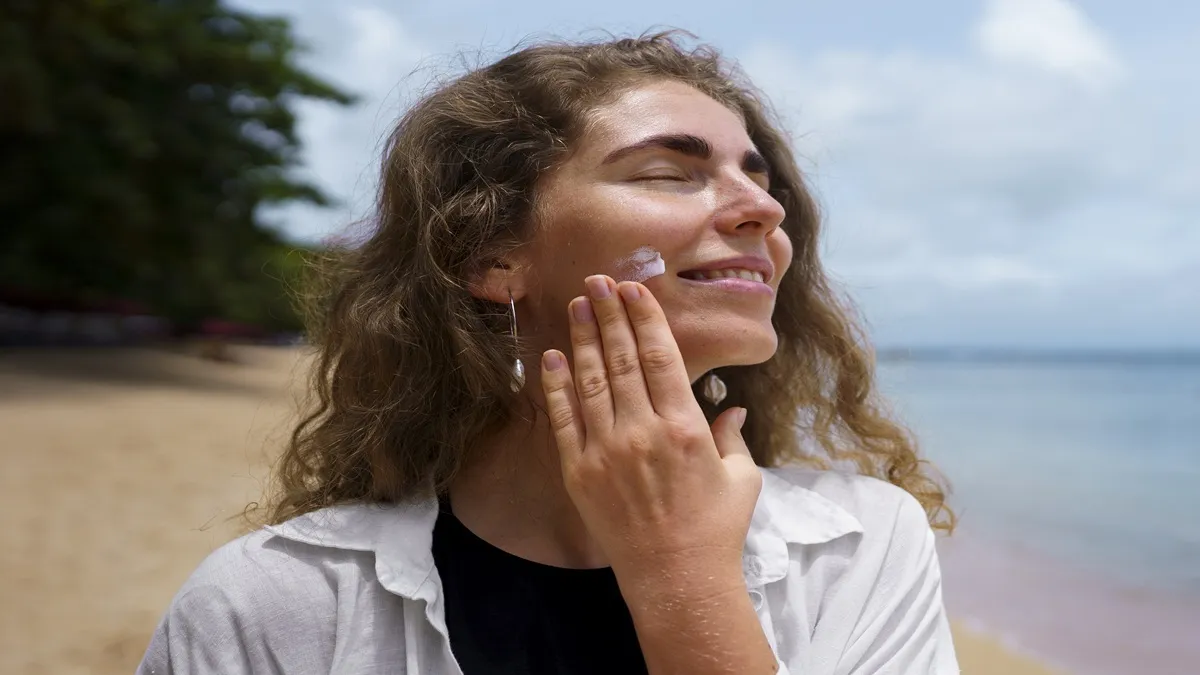 8 Best Sunscreens For Oily Skin To Buy Online In India At Best Prices