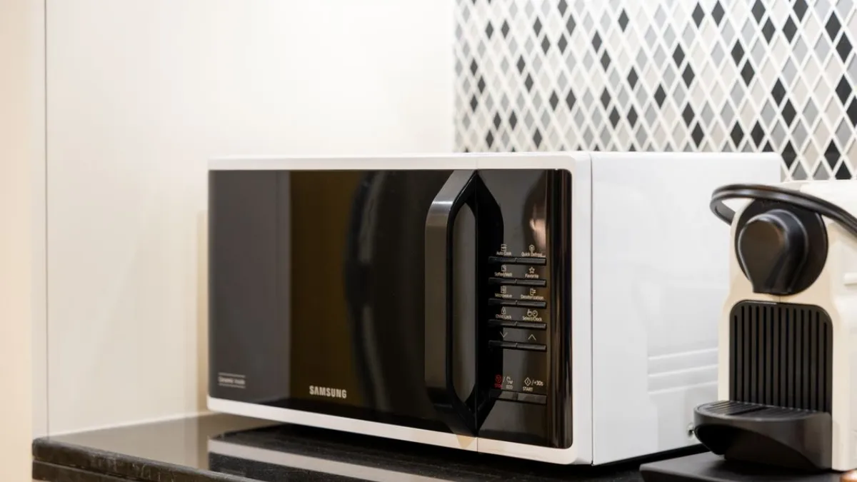 Samsung Vs IFB Microwave Ovens For Instant Re-Heating, Baking, And More