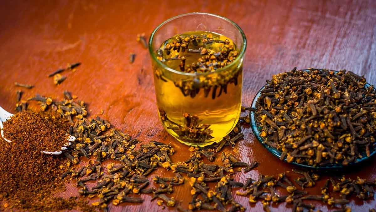 5 Benefits of Clove Water For Your Hair | HerZindagi