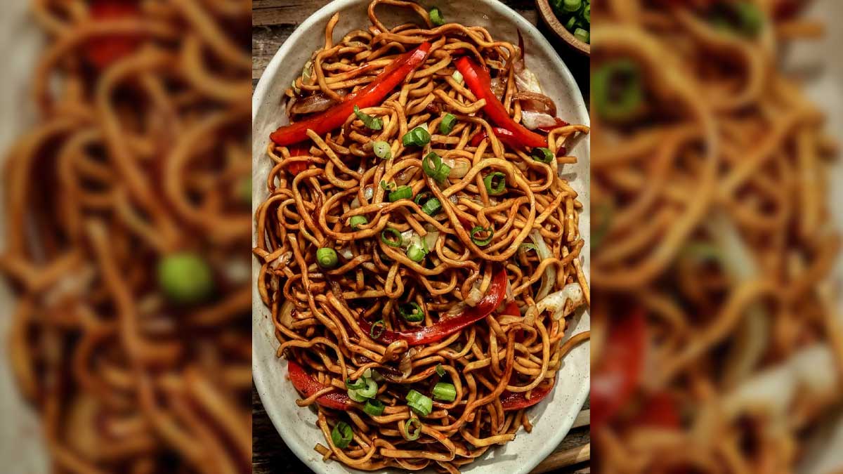 how to prepare egg hakka noodles