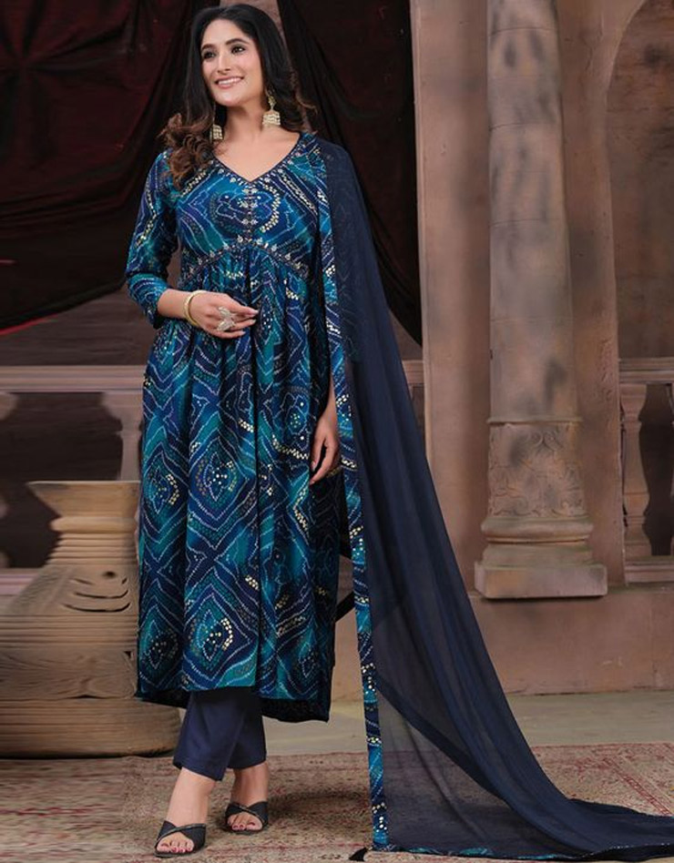 5 Alia Cut Suit Designs For Comfort And Glamour | Herzindagi