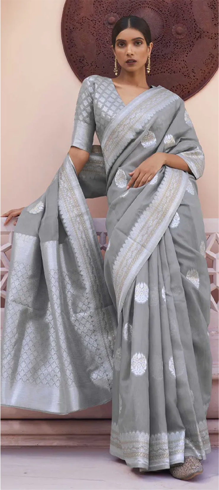 5 Stunning Grey Saree Designs To Elevate Your Wardrobe | Herzindagi