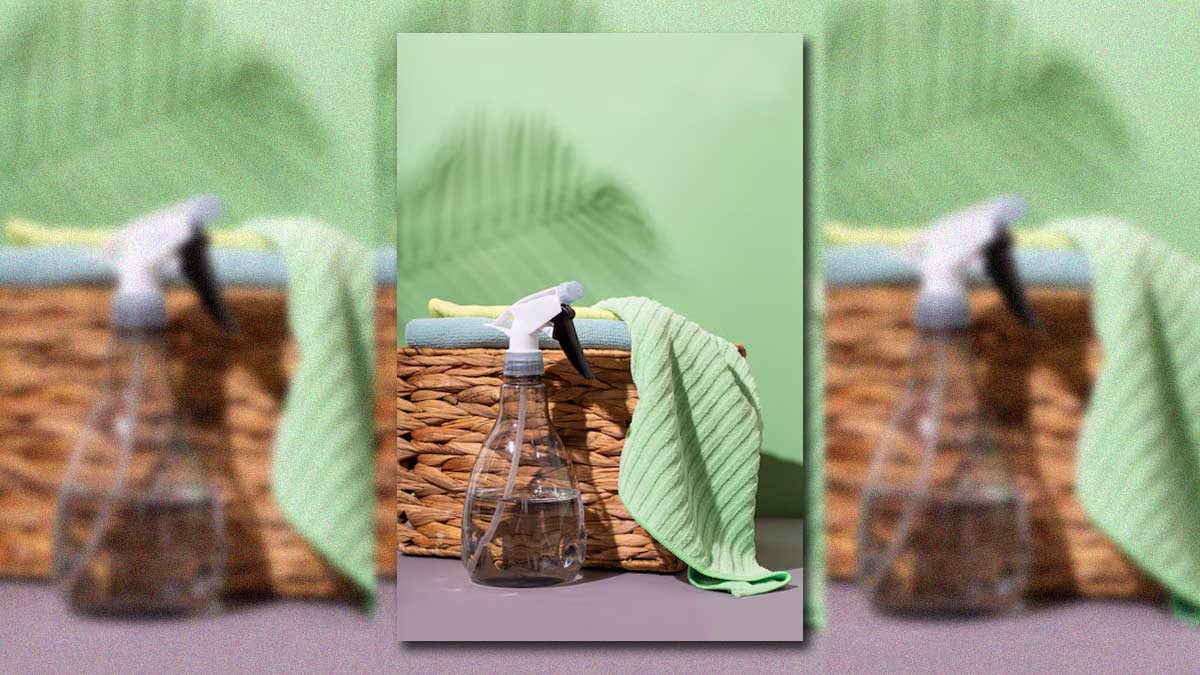 4 Steps To Make Simple Cleaning Spray At Home | HerZindagi