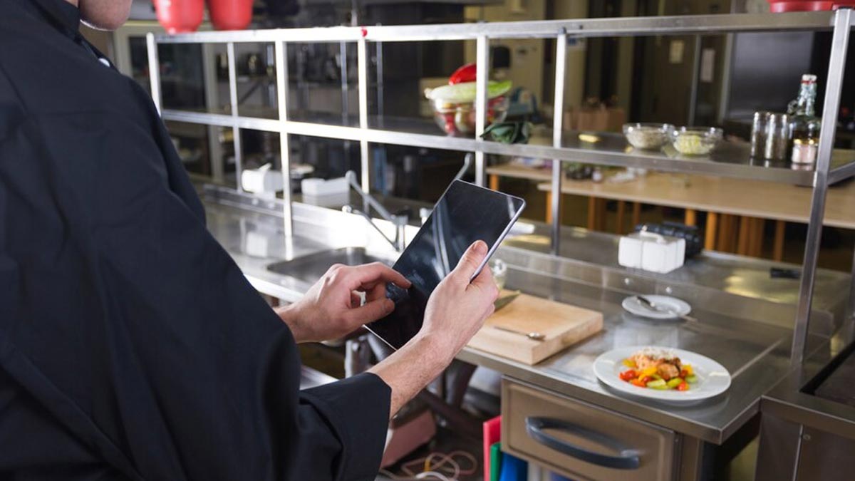 How To Start A Cloud Kitchen: A Step-by-Step Guide For Aspiring ...
