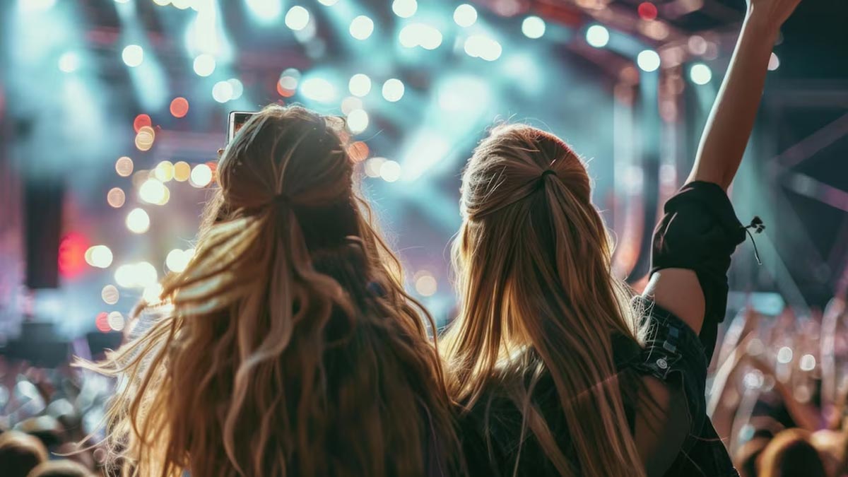 5 Ways To Style Concert Outfits This Winter While You Groove To The ...