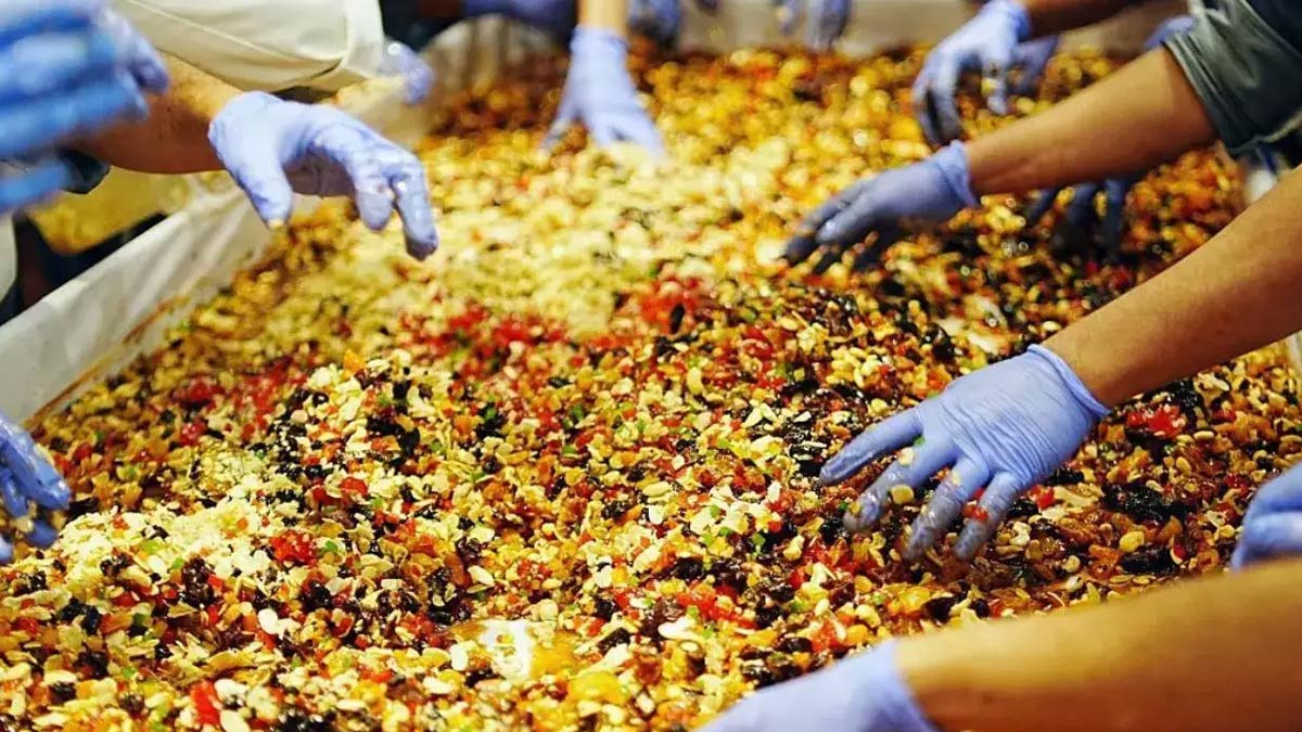 Christmas Cake Mixing Tradition: What Is It, History, And Significance ...