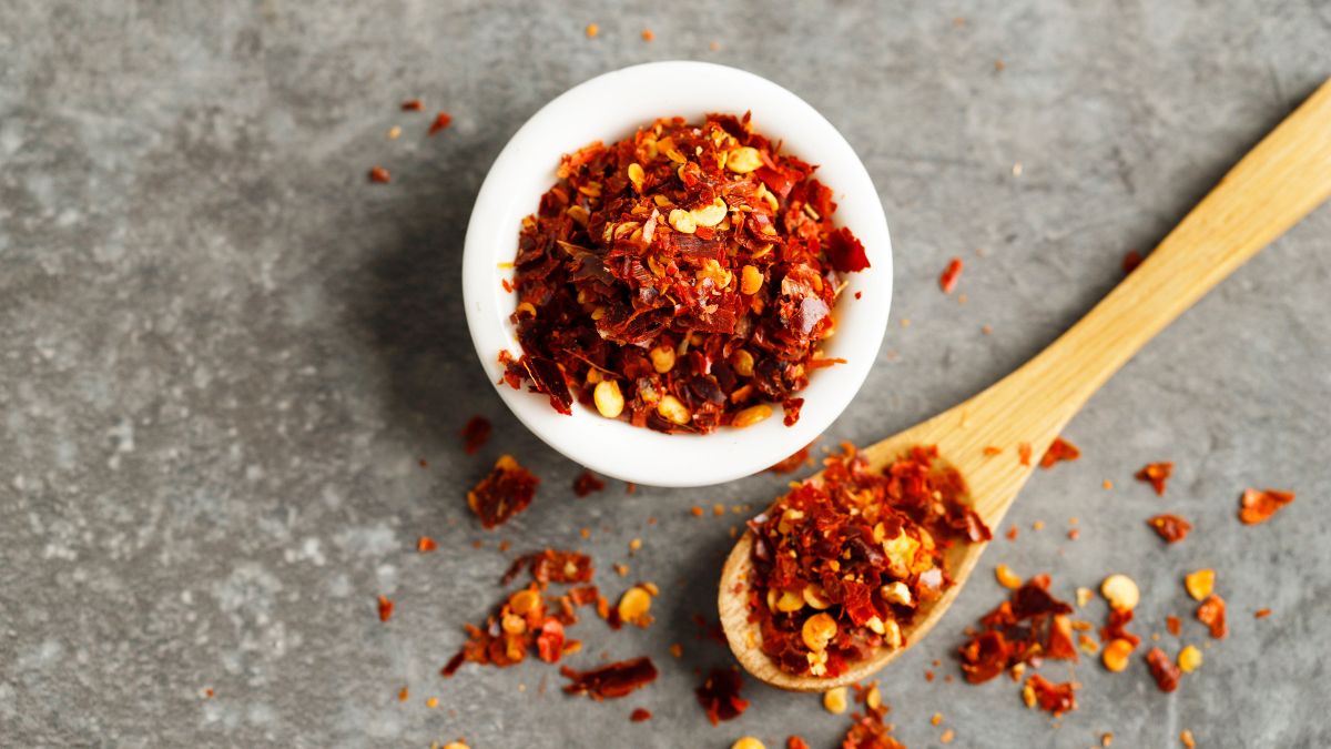 5 Easy Steps To Make Chilly Flakes At Home | Herzindagi