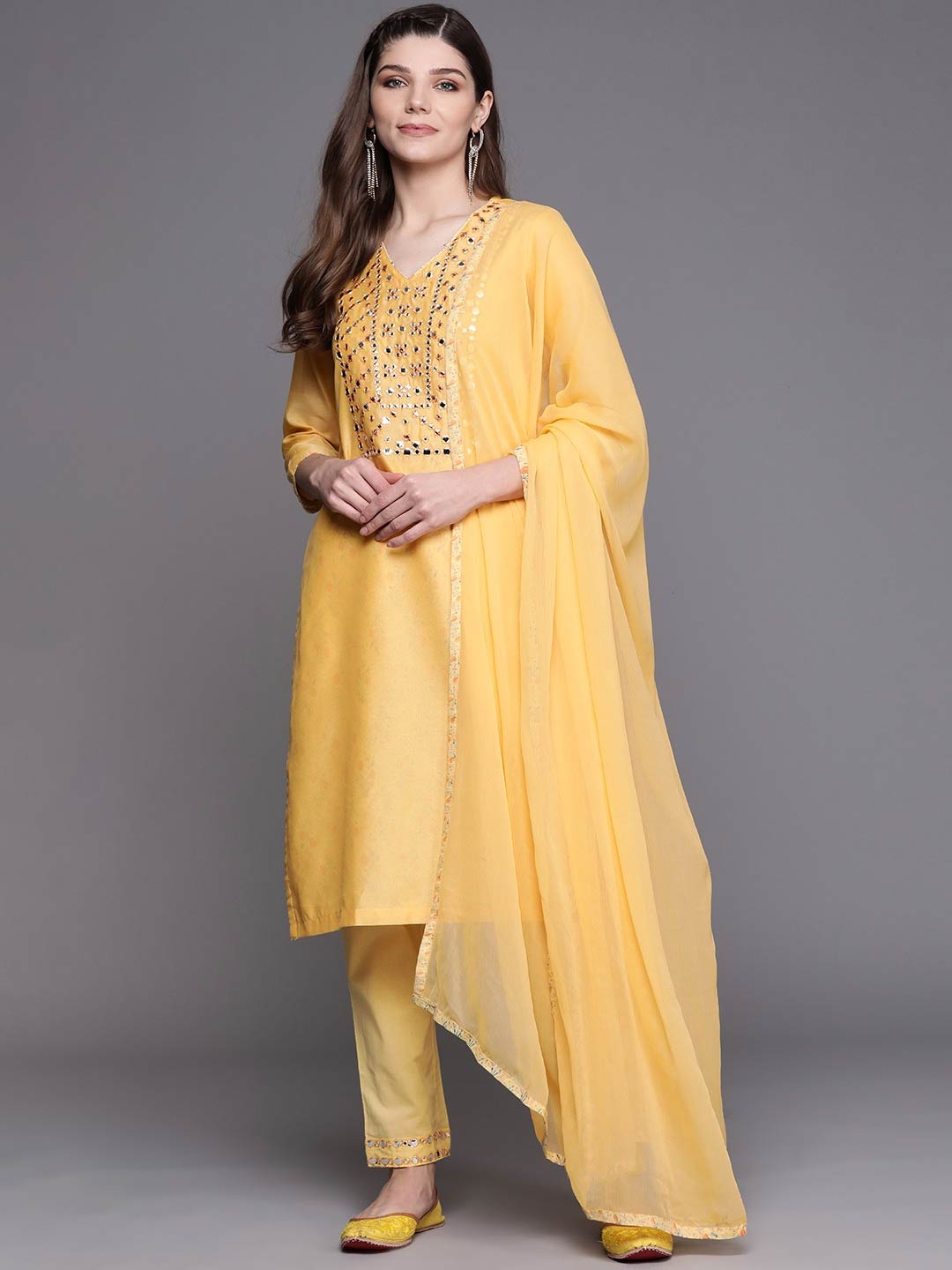 5 Must-Have Yellow Suit Designs Add Sparkle To Lohri Celebration ...