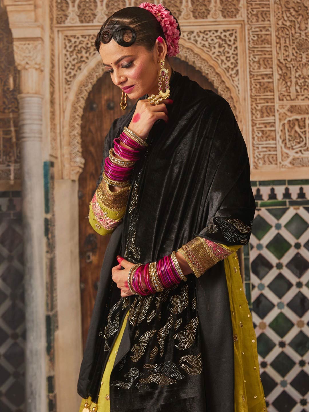 5 Trendy Velvet Shawl Designs To Keep You Warm And Stylish In Winters ...