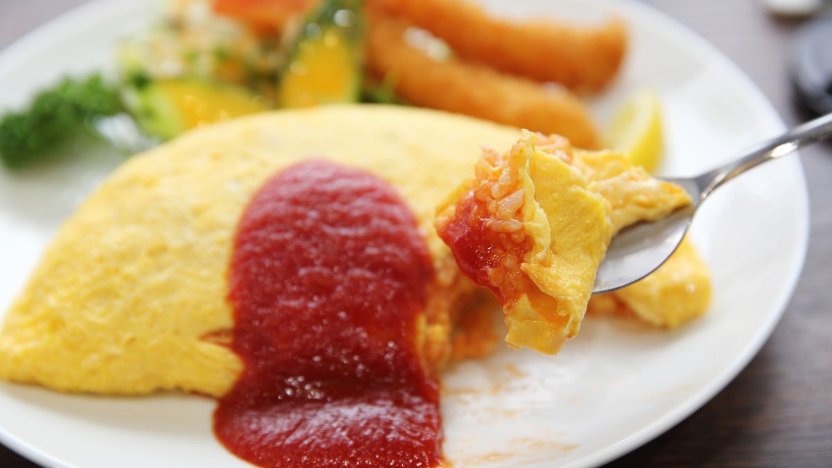 Try This Easy Omurice (Omelette Rice) Recipe To Get K-obsessed | HerZindagi