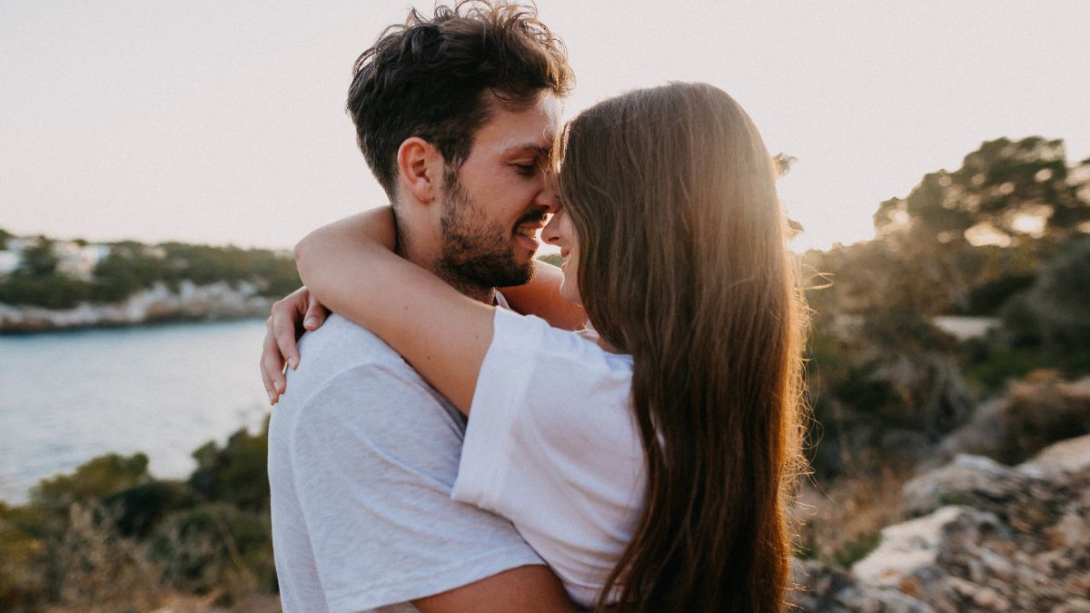 15+ Love Captions For Instagram Posts With Your Beau | HerZindagi