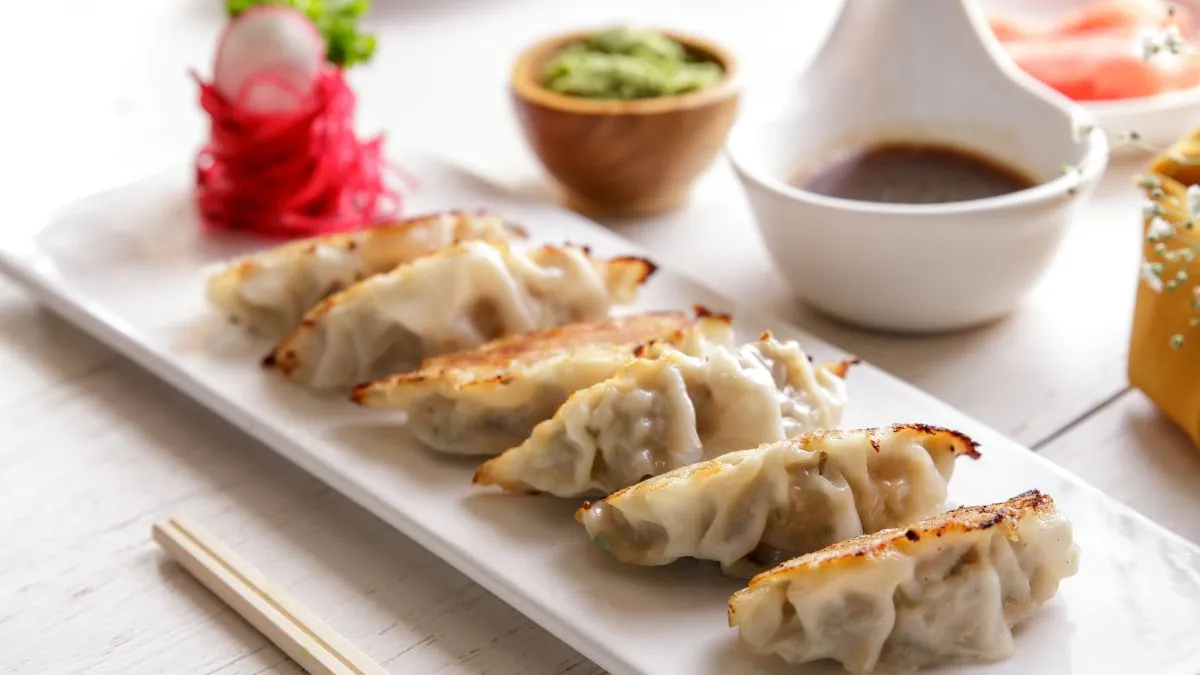 Saeu Buchu Mandu Recipe: How To Make This Shrimp And Asian Chive ...