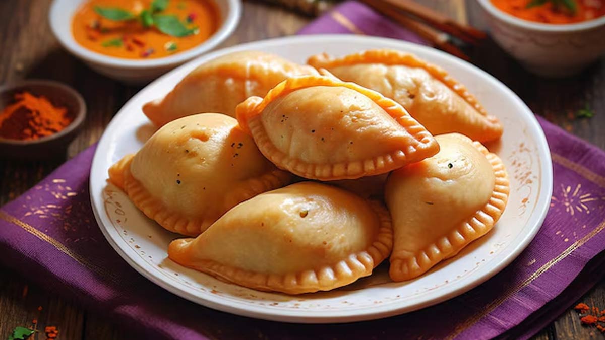 Holi 2025 Desserts: 7-Step Recipe To Make Gujiya With Coconut Filling ...