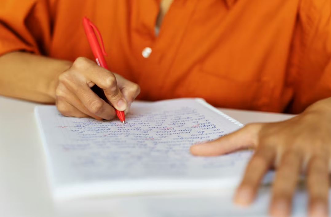 Graphotherapy Explained: Experts Break Down the Benefits and ...