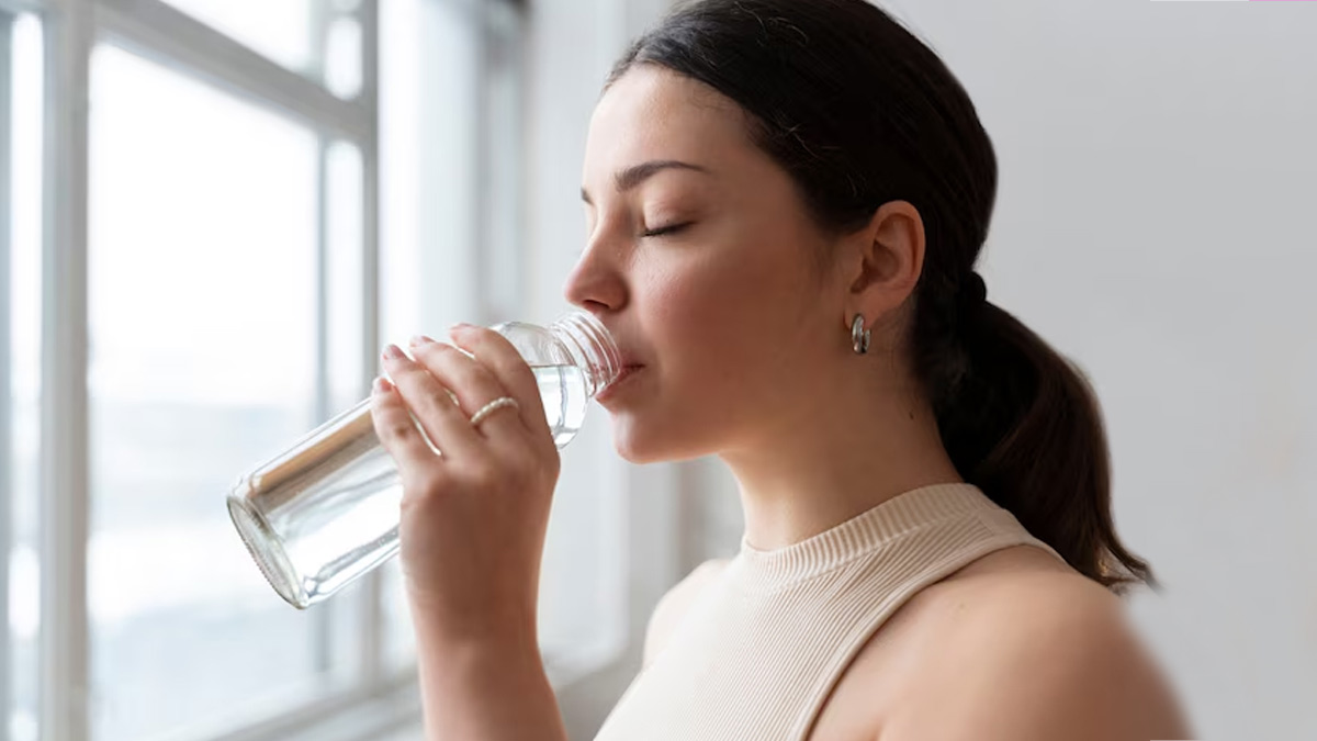 5 Surprising Benefits of Drinking Camphor Water Daily, According to an ...