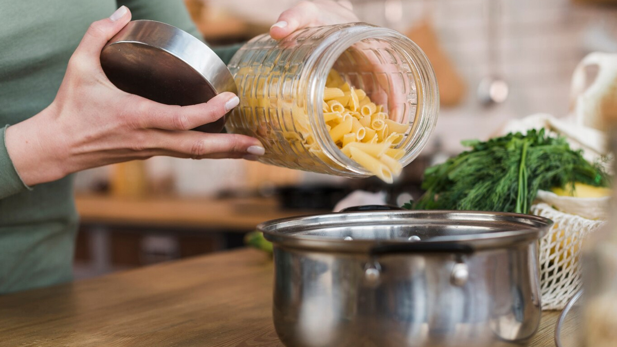 Why Do We Add Salt To Water While Making Pasta | Herzindagi