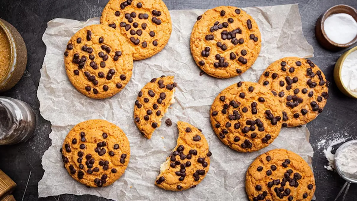 8 Easy Steps To Make Chocolate Chip Cookies Recipe Without Oven At Home ...