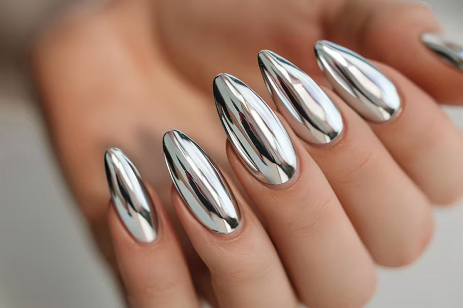 5 Glitter Nail Paint Ideas For Eid 2026 Celebrations | Herzindagi