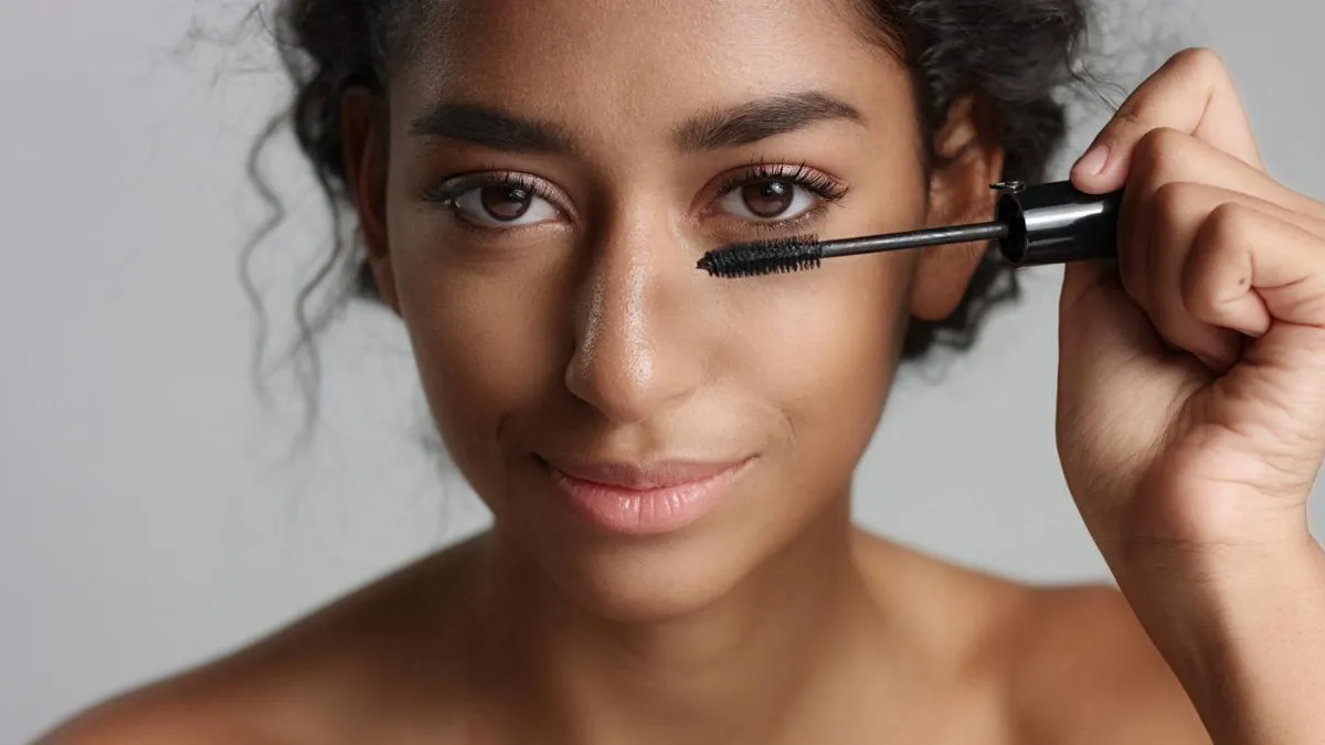 Top 5 Tubing Mascaras For Voluminous Lashes With Just One Coat | Herzindagi