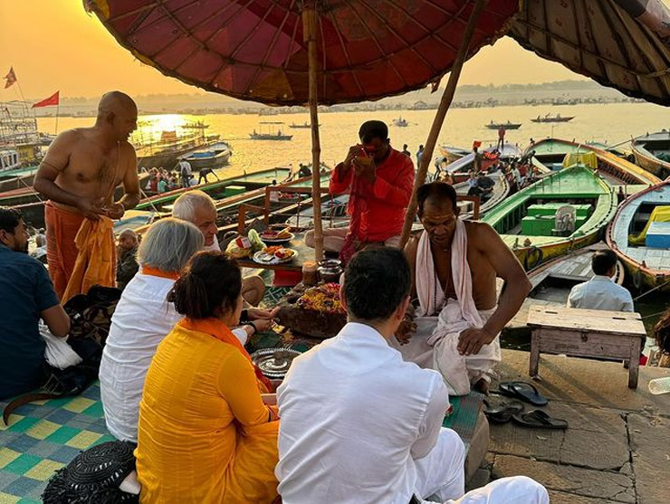Pind Daan In Uttar Pradesh: उत्तर प्रदेश की इन पवित्र जगहों पर पिंडदान ...