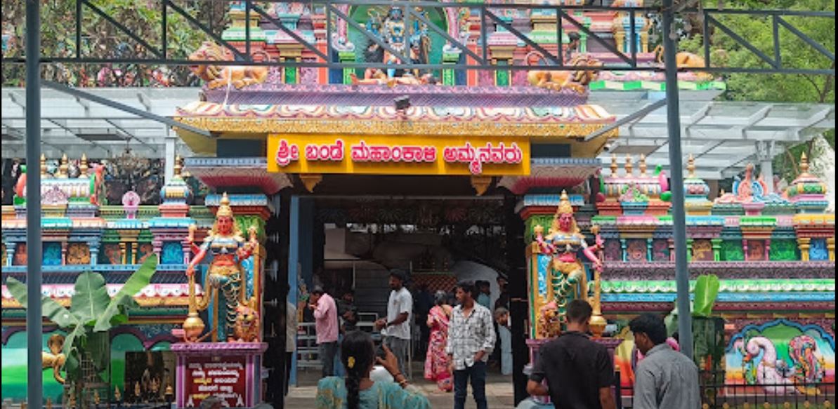 Temples in Bangalore: बेंगलुरु के इस मंदिर में काली माता बैठी हैं शांत ...