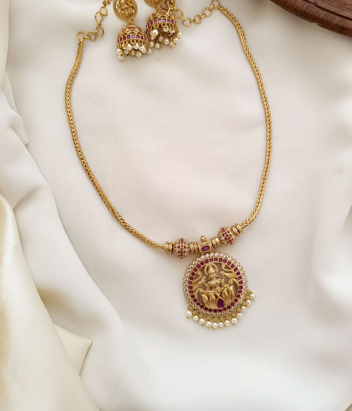 Gold Chain Designs: धनतेरस के मौके खाली गले की शोभा बढ़ाएगी गोल्ड चेन ...