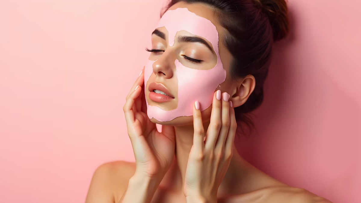 DIY Face Mask:वेडिंग सीजन में चाहती हैं गुलाबी स्किन तो इस फुल से बना ...