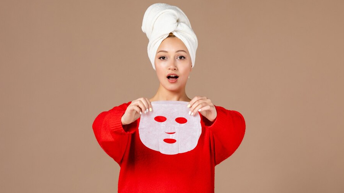 DIY Sheet Mask: चेहरे की ड्राईनेस को इस आसान तरीके से कर सकती हैं कम ...