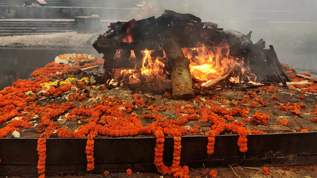 मृत्यु के बाद क्यों होती है उठावनी? जानें नियम और महत्व | why uthavani ...