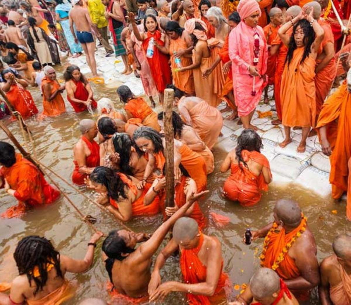 MahaKumbh 2025 Mahila Naga Sadhu: महिलाएं भी होती हैं नागा साधु, उन्हें ...