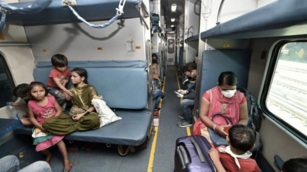 Train Ticket Rules: ट्रेन में बच्चों के हाफ-फुल टिकट लेने का क्या है ...