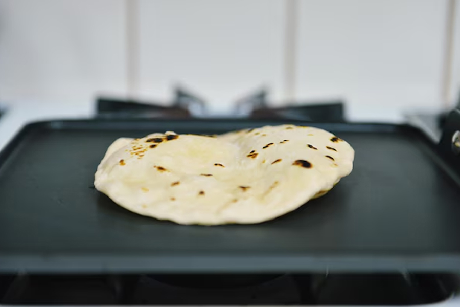 अब इंडक्शन पर भी बनेगी फूली हुई रोटियां, बस अपनाएं से आसान ट्रिक | how to make perfect roti on ...