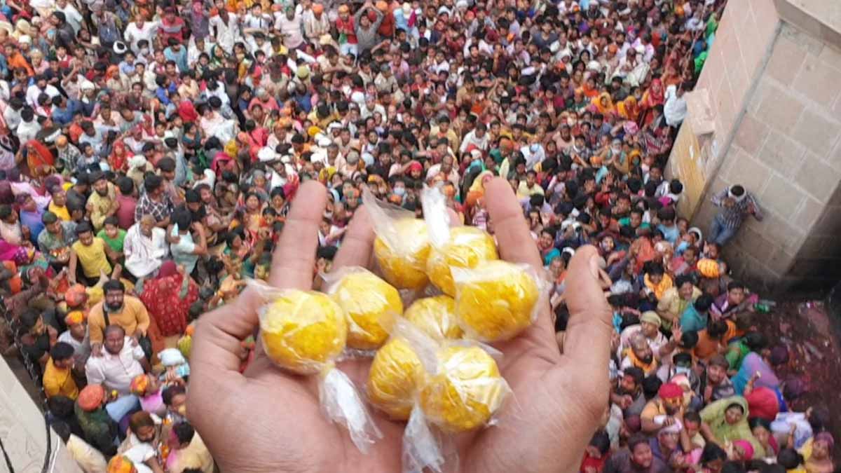 Laddu Mar Holi 2025: राधा-कृष्ण की नगरी में आज मनाई जाएगी लड्डू मार ...