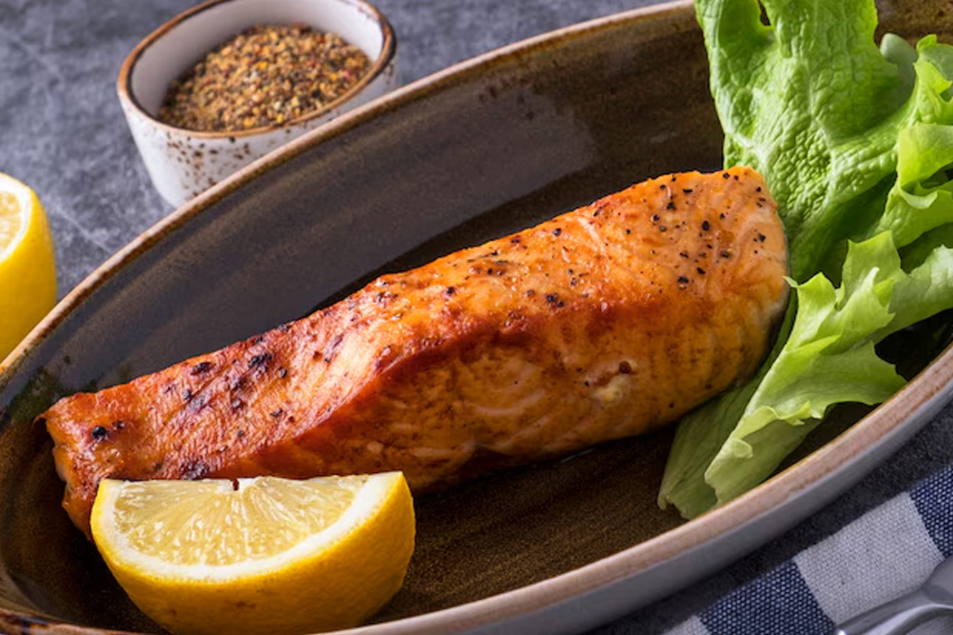 कई तरह की होती हैं सैल्मन मछली, किराने की दुकान खरीदने के टिप्स भी ...