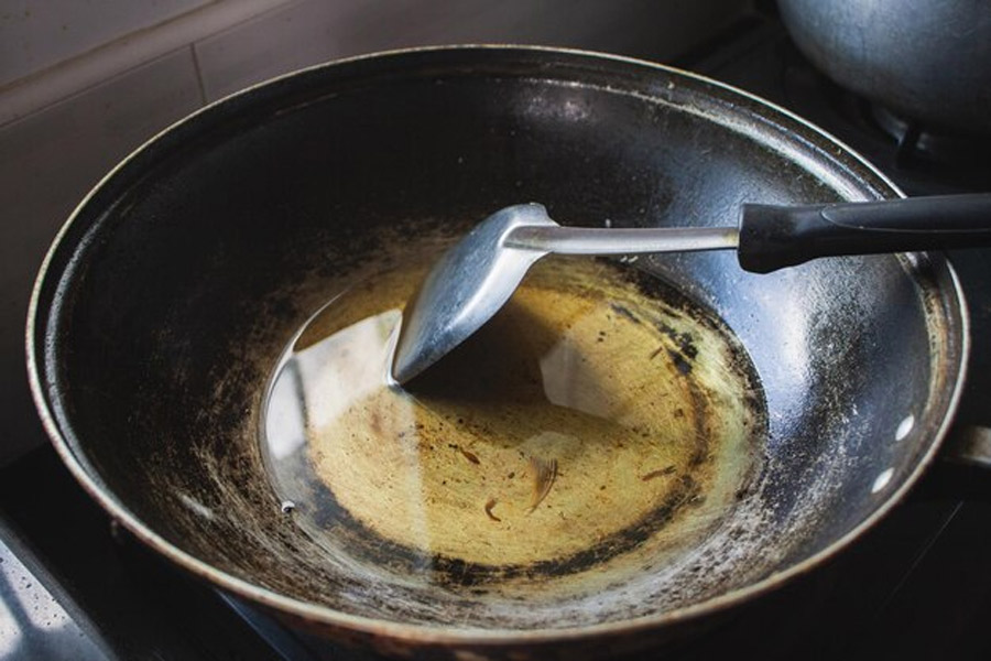 पूड़ी और गुजिया तलने के बाद बच गया है गंदा तेल? सफेद पाउडर की इस वायरल ...