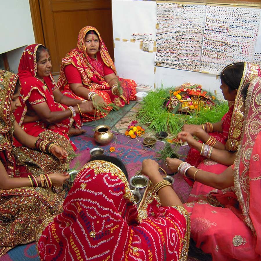 Gangaur Ki Puja 2025: गणगौर पूजा में 16 अंक का क्या है खास महत्व, जानें ...