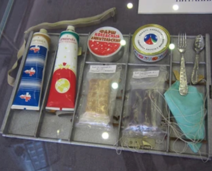 अंतरिक्ष स्टेशन में किस तरह खाया जाता है खाना? यहां जानें तैयार करने की ...