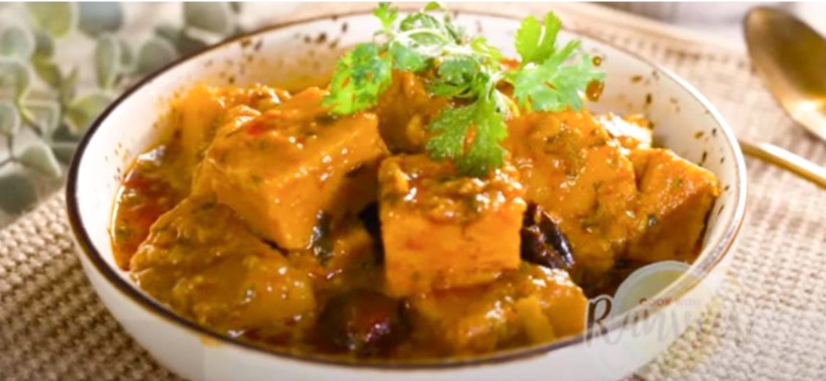 Burmi Aloo Curry Recipe: नए फ्लेवर के साथ बनाएं आलू की यह सब्जी, शेफ ...