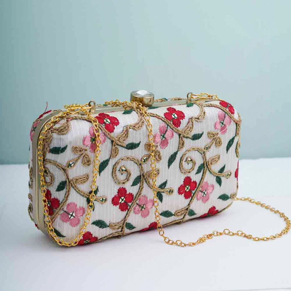 लेडीज पर्स डिजाइंस: ये 5 पर्स डिजाइंस आपके आउटफिट को बनाएंगे अट्रैक्टिव ...