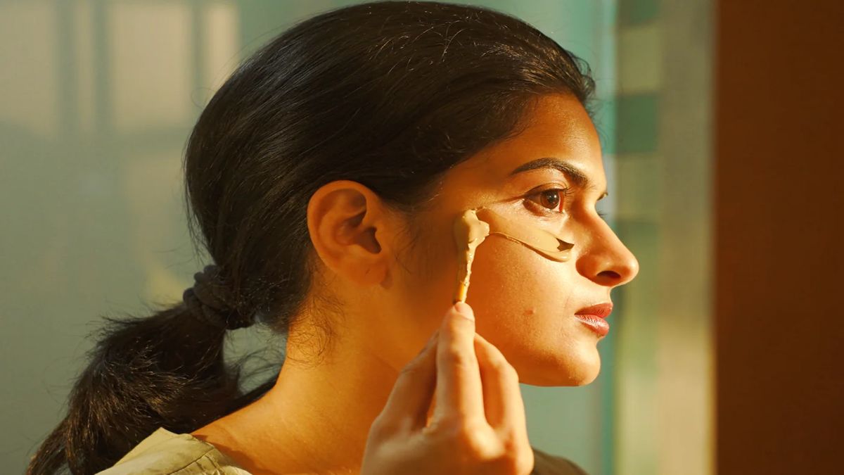 गर्मियों में स्किन को चाहिए राहत, ट्राई करें गुलकंद के ये 3 फेस पैक ...