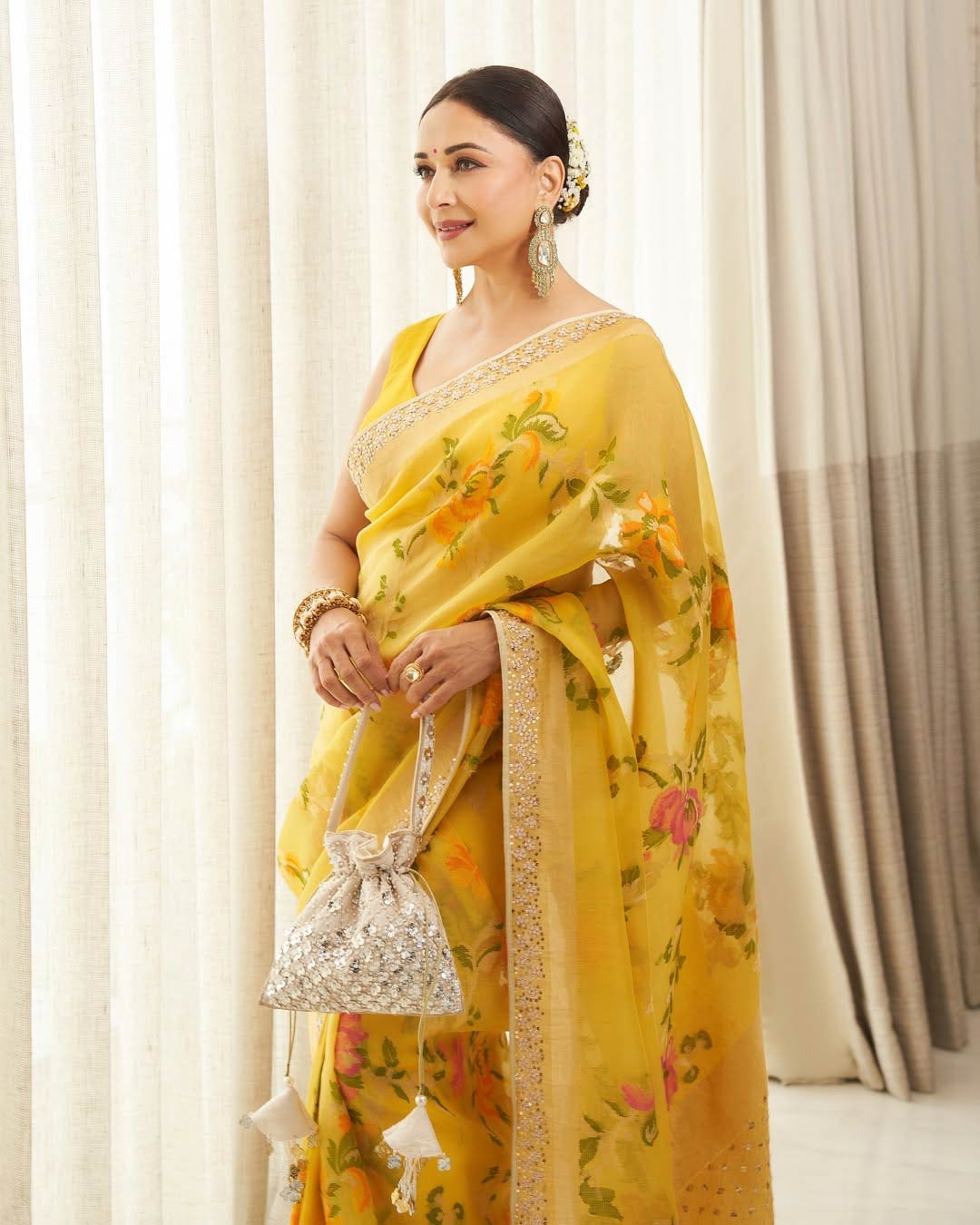 Pallu Style Tips: नहीं खराब लगेगा साड़ी का पल्लू, ऐसे करें इसे सेट ...