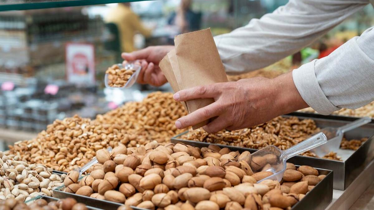 Dry Fruit Market: मध्यप्रदेश के इस मार्केट में मिलेंगे सस्ते ड्राई ...