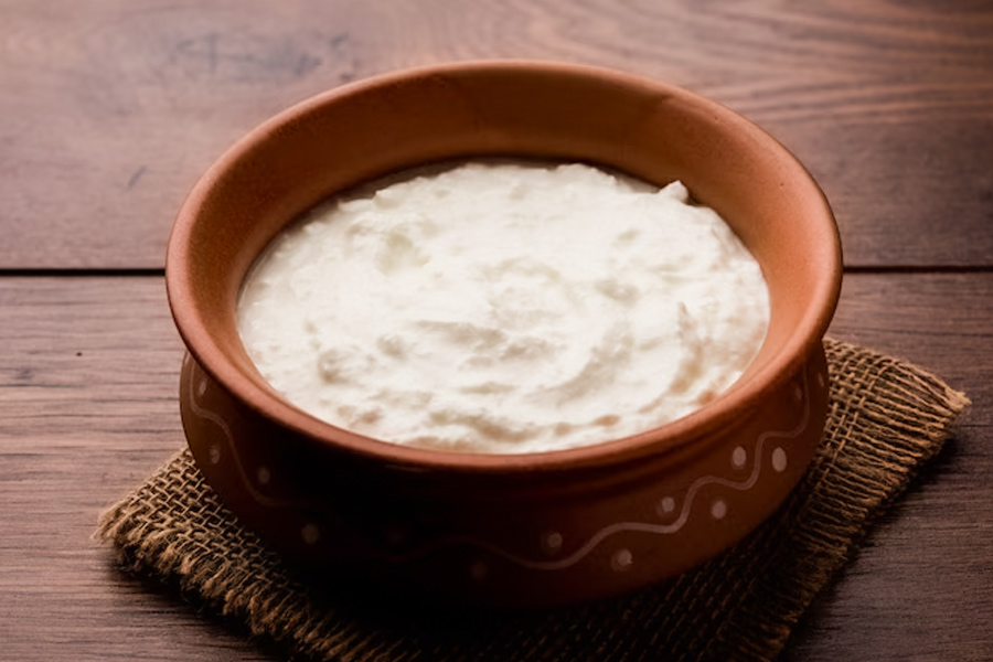 Curd Food Combinations To Avoid: भूल से भी इन व्यंजन में ना डालें दही ...