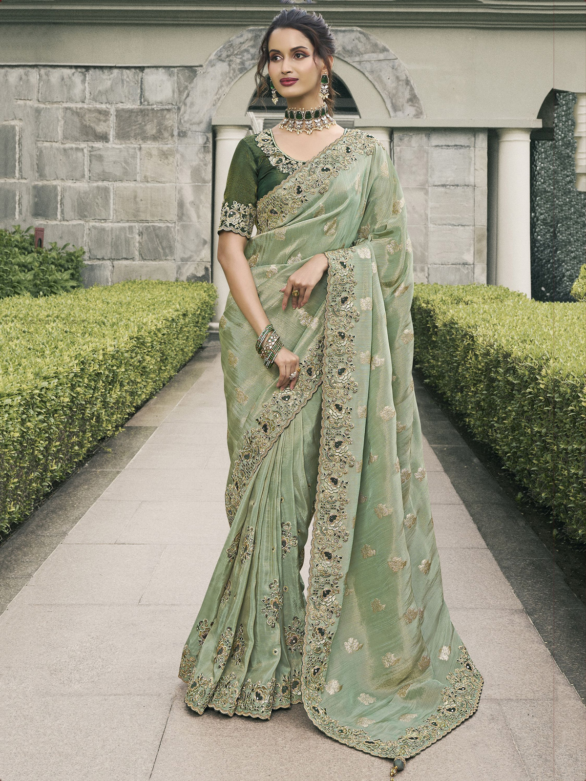 Pista Green Colour Saree Designs: ये 4 तरह की साड़ियां पहनने के बाद ...