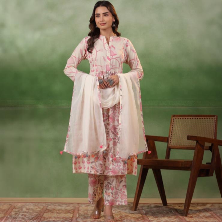 Collar Suit Designs: न्यू लुक पाने के लिए बेस्ट हैं ये 3 स्टाइलिश ...