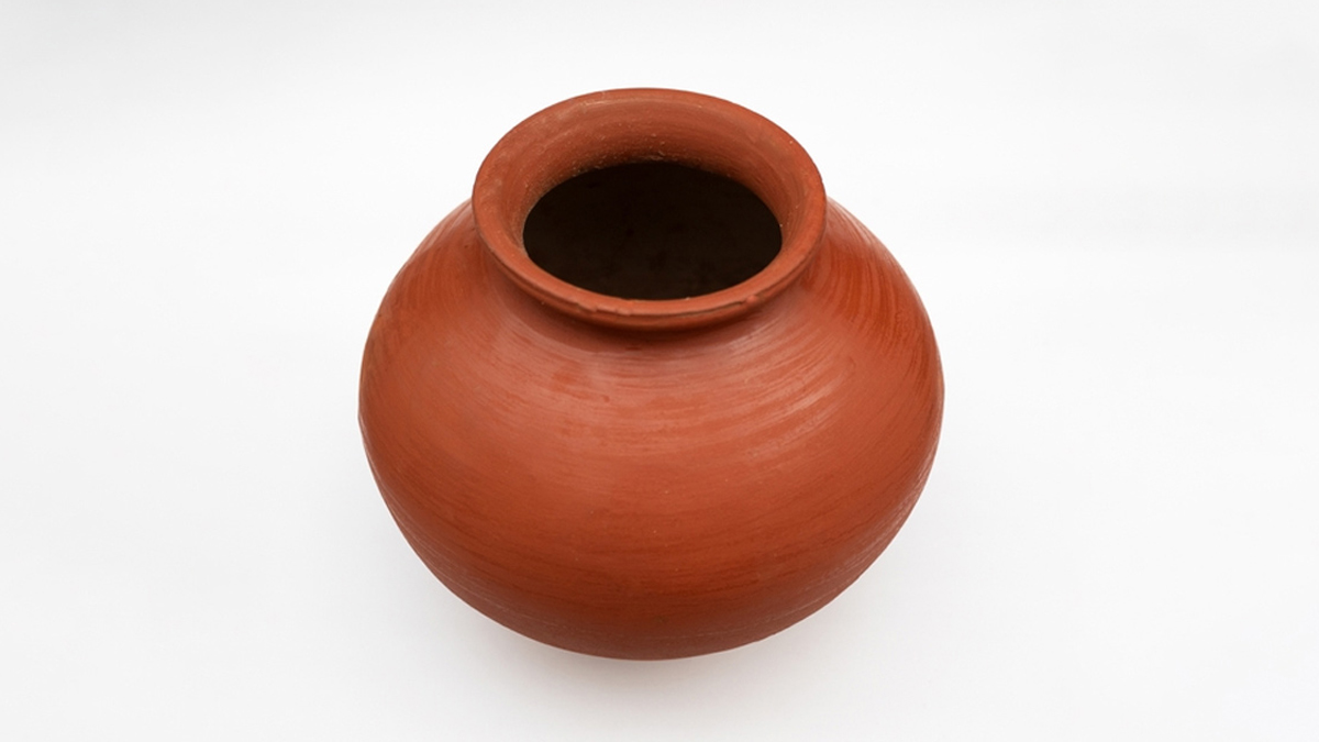 भीषण गर्मी में नहीं हो रहा मटके का पानी ठंडा, मिट्टी वाले इस जुगाड़ से ...