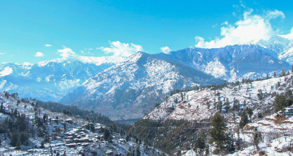 मनाली से करीब 25 किमी दूर स्थित इस अद्भुत वैली को एक्सप्लोर किया ...