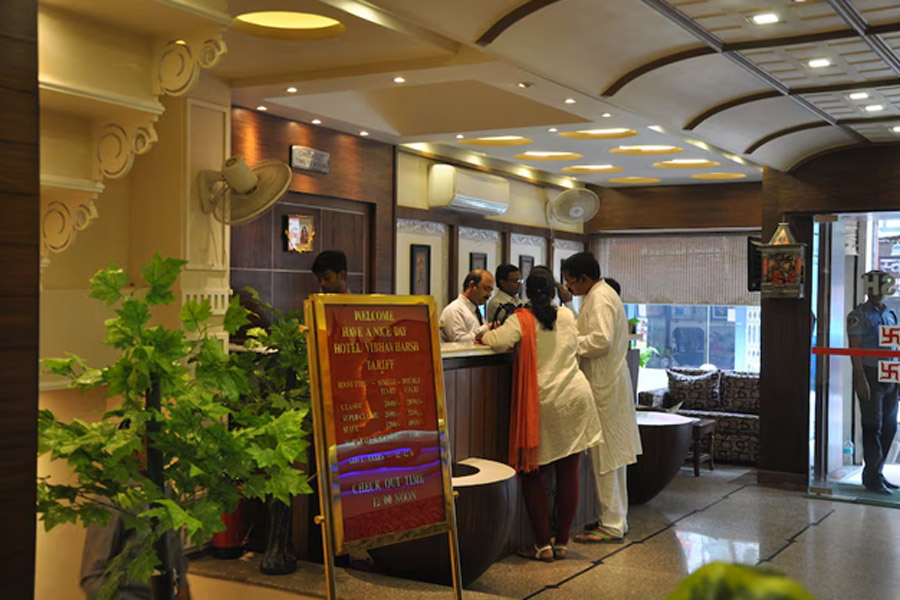 अधिकतर होटल में चेक इन का समय दोपहर बाद क्यों होता है? जानें कारण | why ...