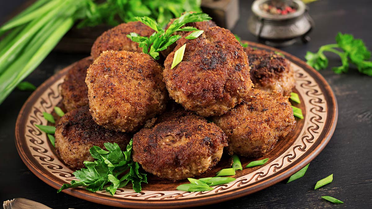 सिजलर प्लेट पर सर्व कर रहे हैं दही कबाब, तो शेफ रणबीर बरार से जानें ये ...